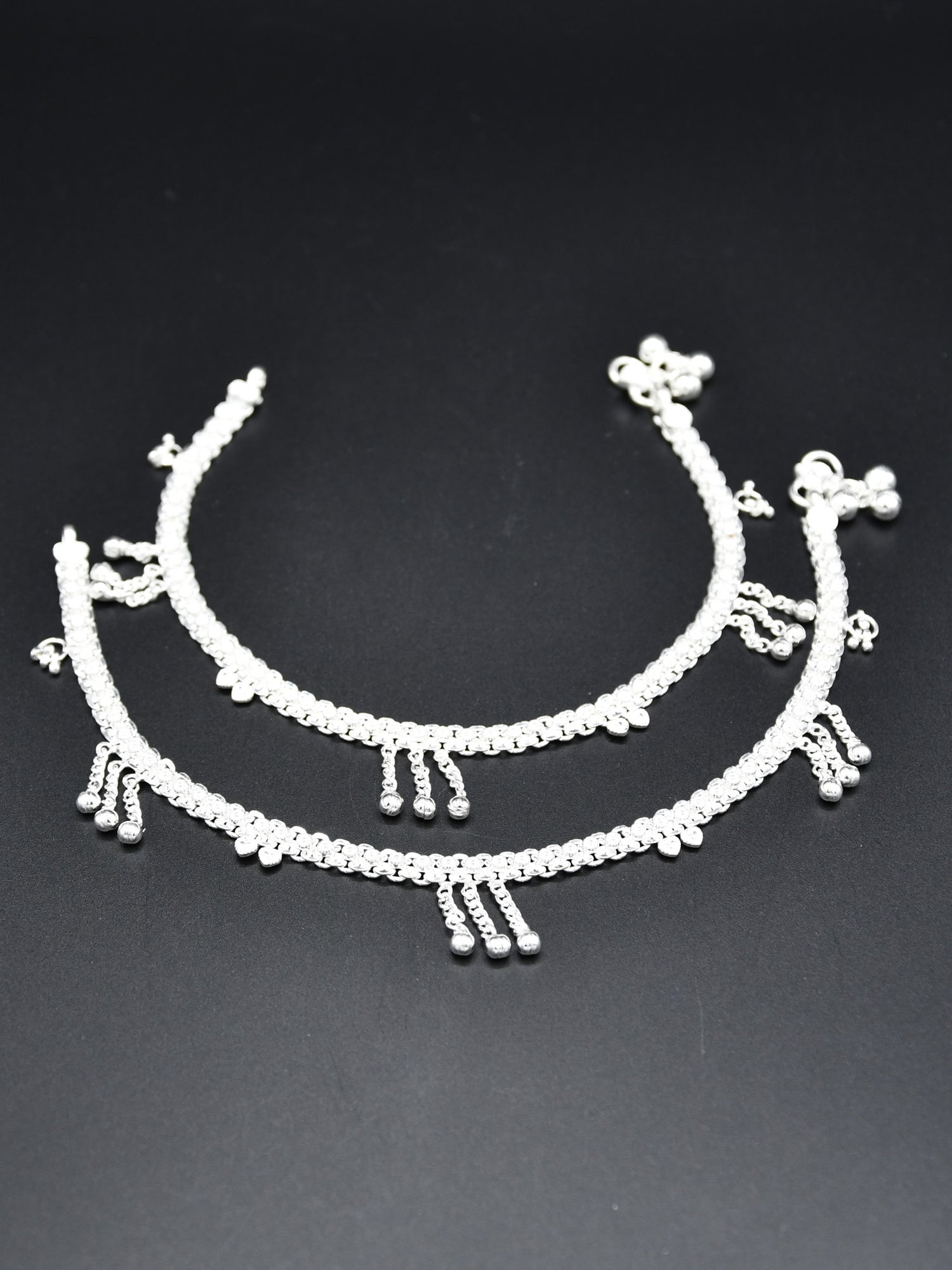 Ladies Silver Anklets | Roop Darshan